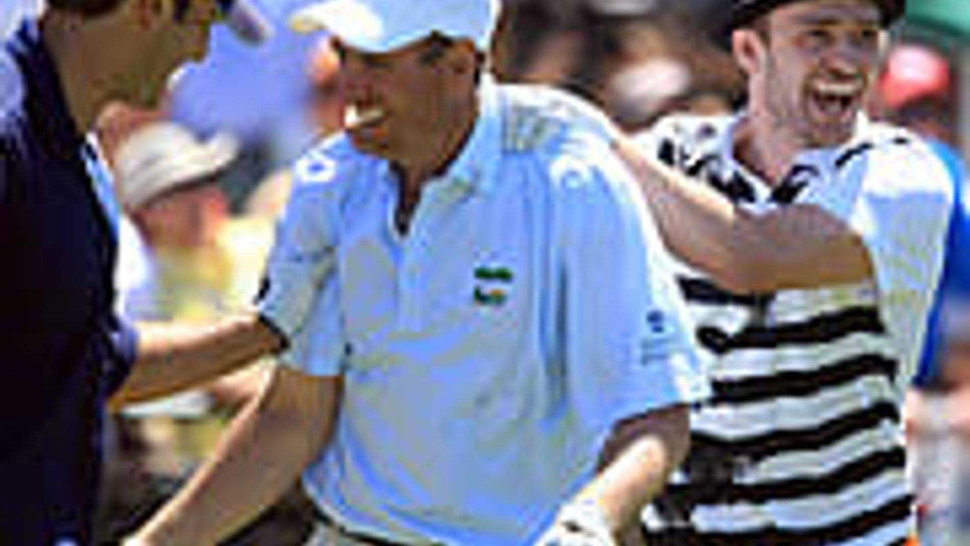 Justin Timberlake tees off to beat challenge | HELLO!