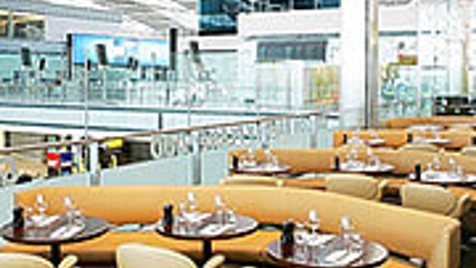 Gordon Ramsay opens first restaurant in France | HELLO!