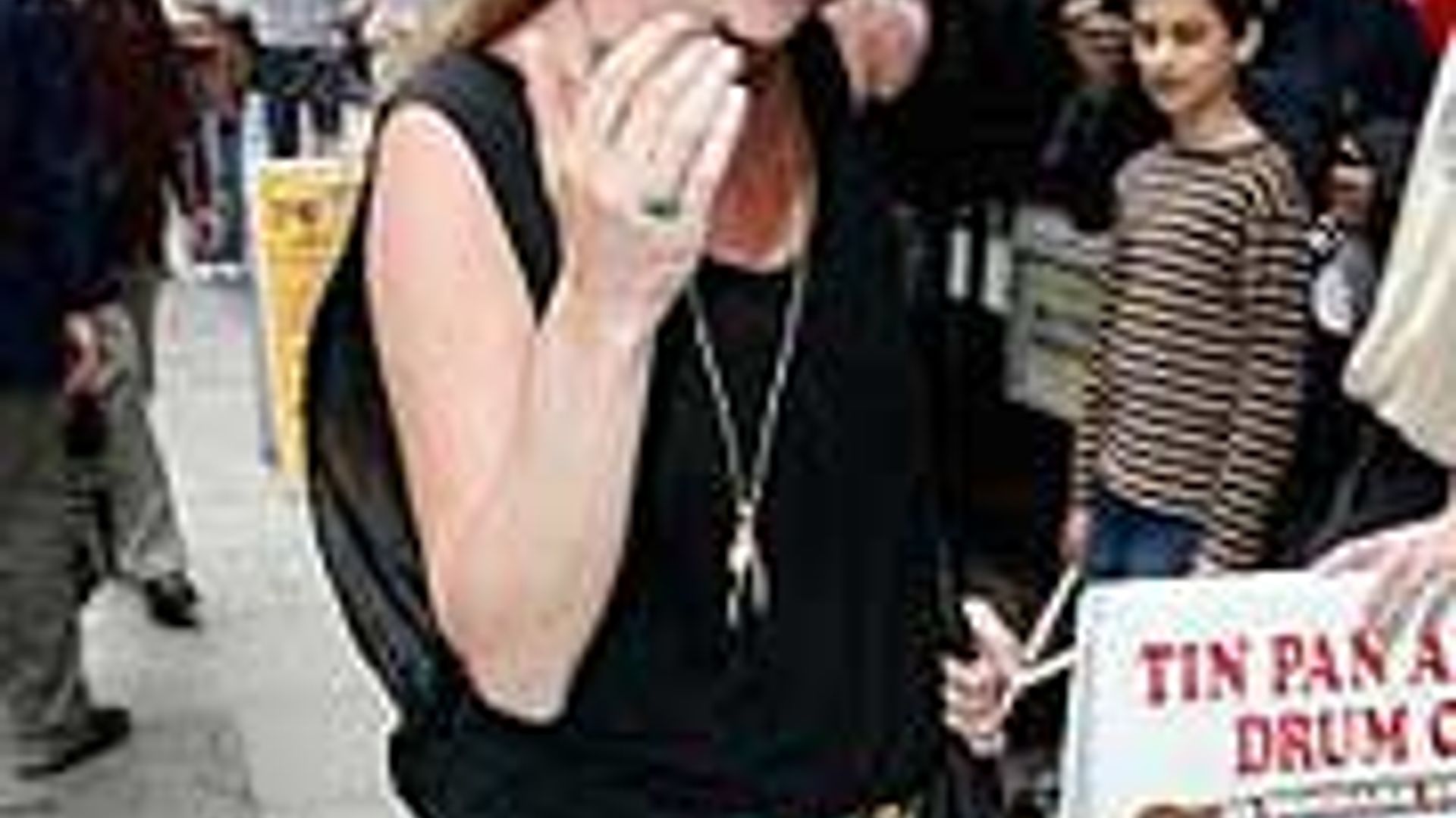 Pete pays on-stage tribute to his 'fiancée' Kate Moss | HELLO!