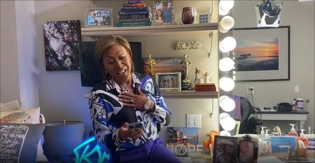 GMA's Robin Roberts shares incredible beach photo with partner Amber ...