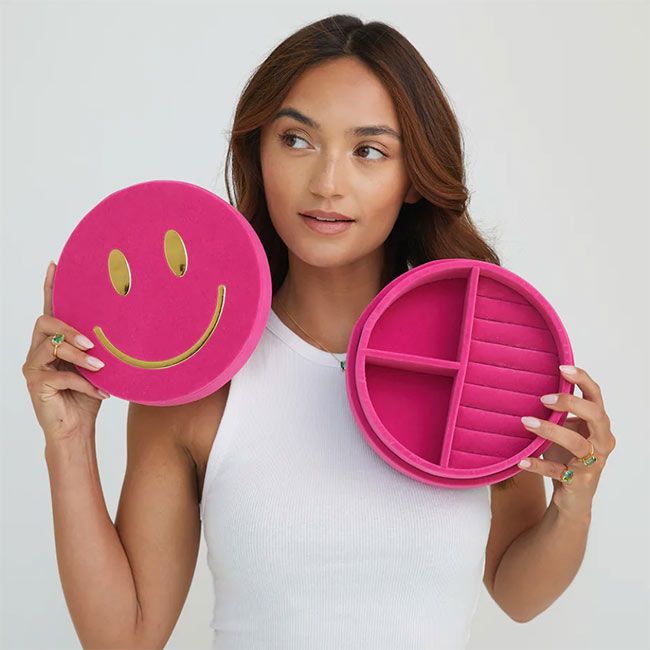 32 Best pink gifts for her: Unique & pretty pink gift ideas for women ...