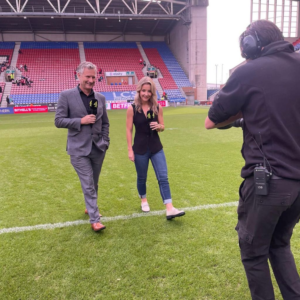 Helen Skelton is autumn perfection in gorgeous skinny jeans and ...