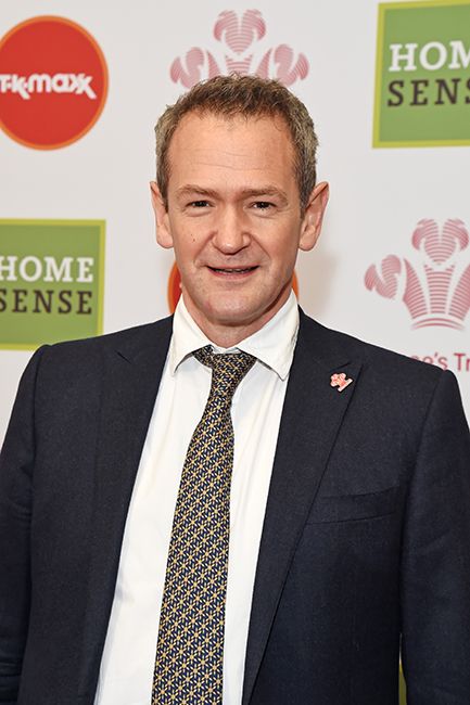 Alexander Armstrong looks completely unrecognisable in throwback photo ...