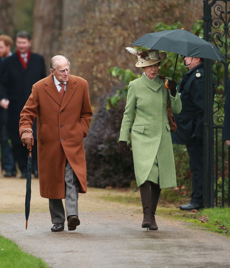 Princess Anne is the epitome of Christmas in red coat and tartan skirt ...