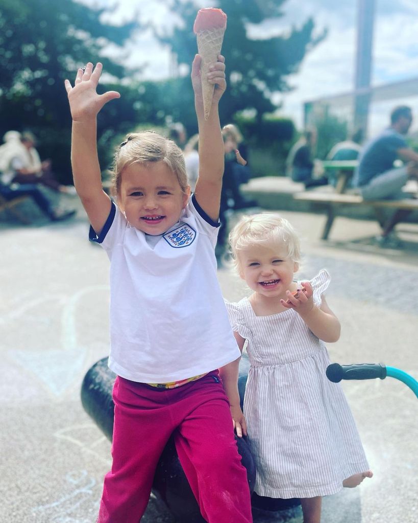 Rachel Riley stuns fans with precious photo of mini-me daughters - and ...