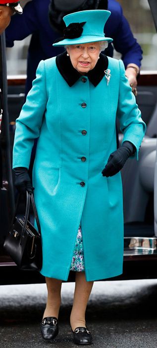 The Queen's rainbow style: from vibrant suits to bright day dresses ...