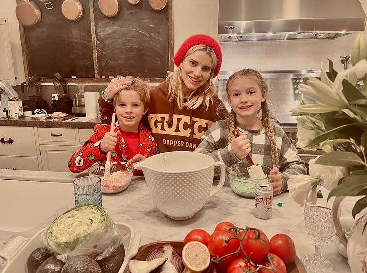 Jessica Simpson's inferno-threatened home slashed by $4.1m amid divorce ...