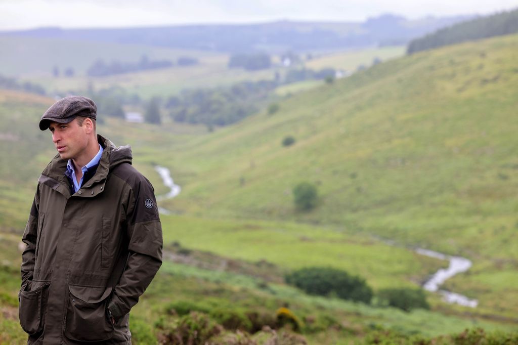 Prince William wears wax jacket and flat cap as he's praised for latest ...