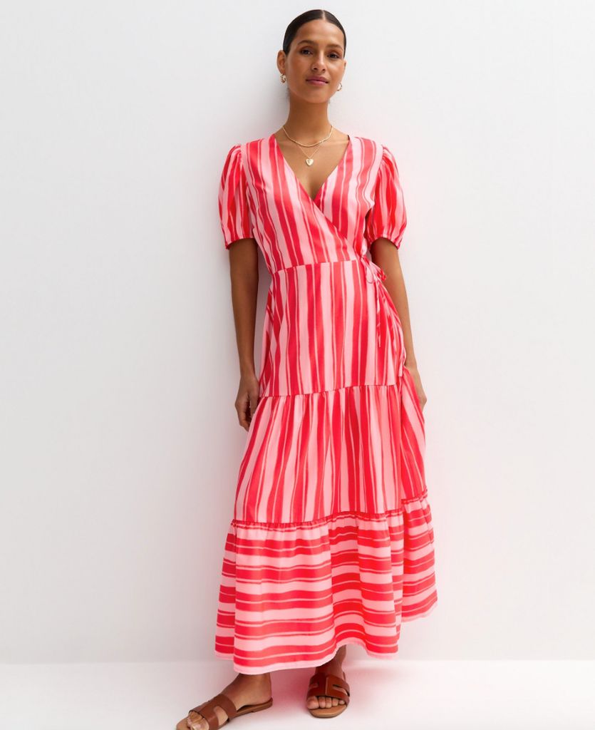 12 best tummy flattering dresses: Expert stylist advice & tips on the ...