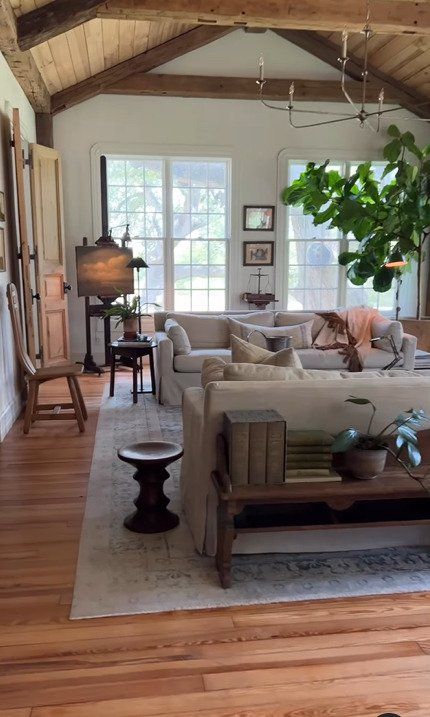 Joanna Gaines provides beautiful peek inside home shared with husband Chip and five children ...