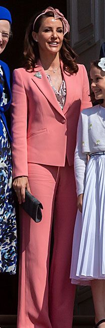 Royal ladies in pink suits: Kate Middleton, Sophie Wessex, Princess ...
