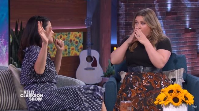 Kelly Clarkson left horrified as Scream star Neve Campbell details ...