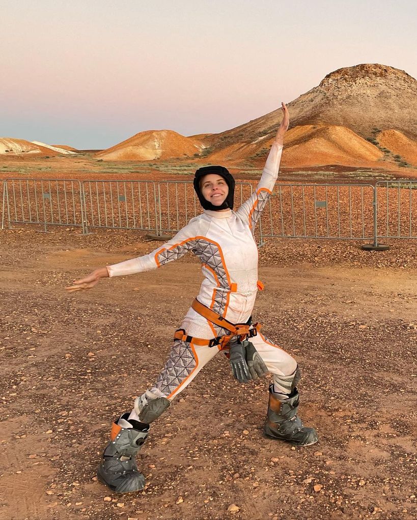 Demi Moore, Emma Willis, and Scout Willis support Tallulah Willis as ...