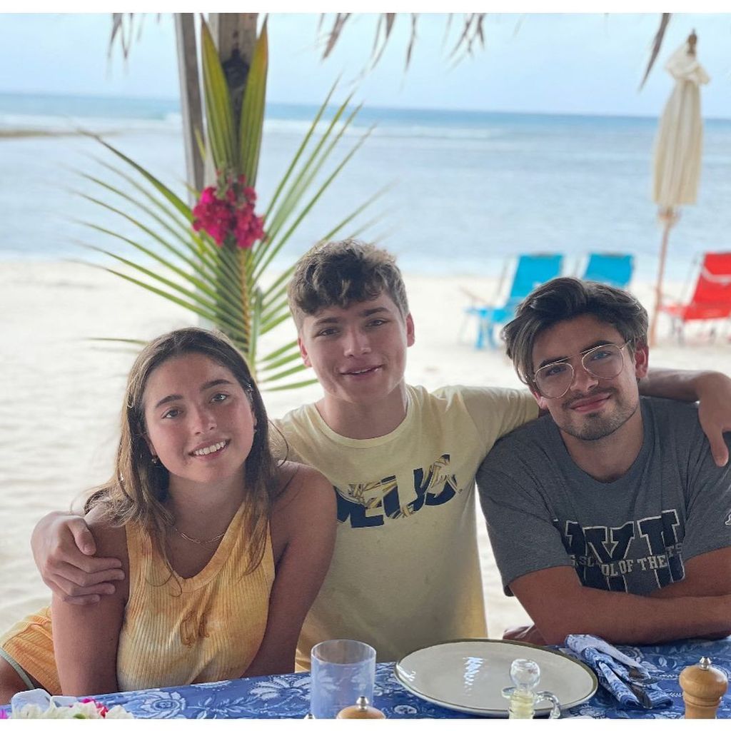 Kelly Ripa shares stunning beach photo during ongoing absence from Live ...