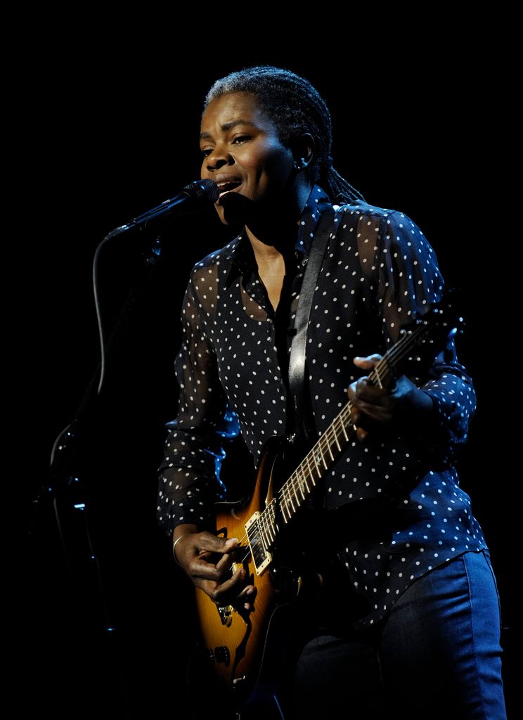 Tracy Chapman's very private life away from the spotlight revealed ...
