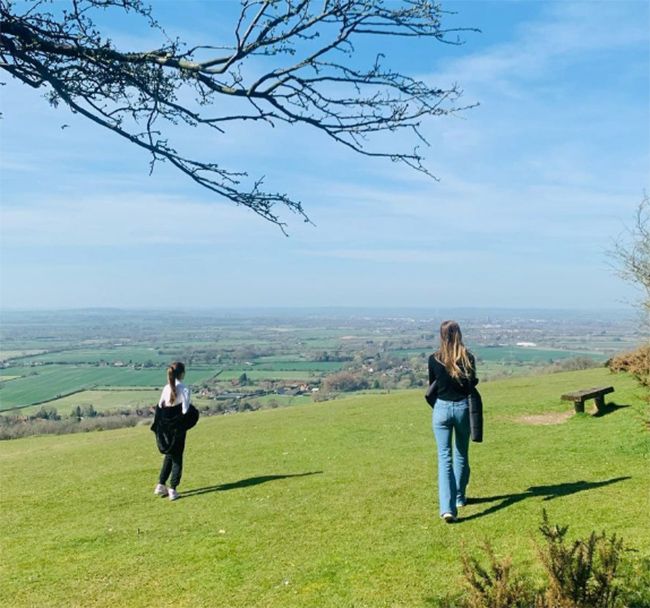 Strictly's Tess Daly's ultra-rare photos of daughters with husband ...