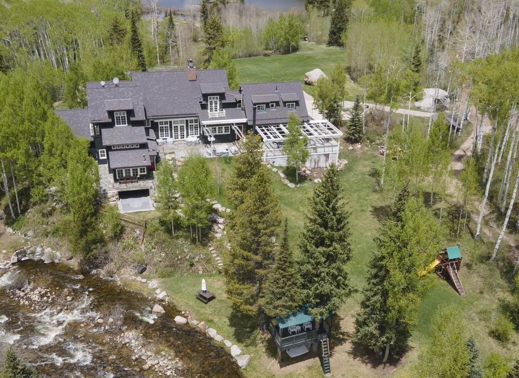 Kevin Costner and ex-Christine bickering over kitchen utensils, newly ...