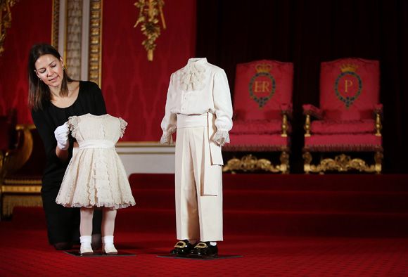 Queen Elizabeth II: coronation robes are put on display at Buckingham ...