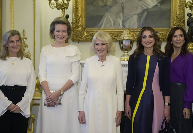 Queen Rania of Jordan borrows Princess Beatrice's most daring dress ...