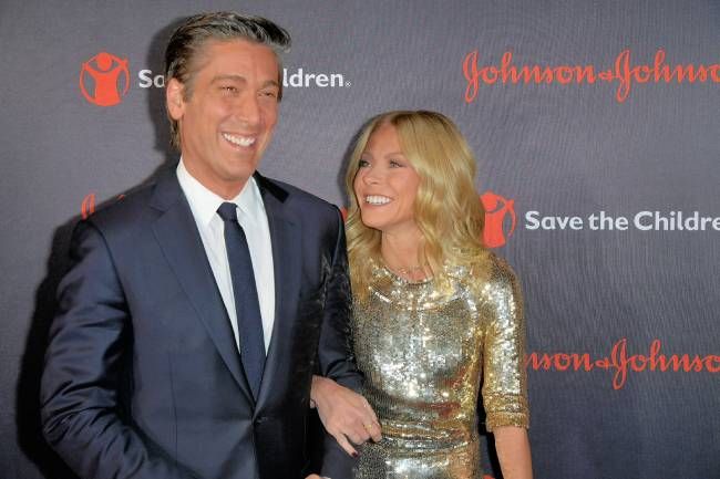 ABC's David Muir sparks reaction from Kelly Ripa with rare family photo ...
