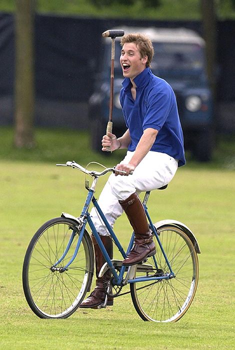 Royals enjoying a bike ride: Prince William, Kate Middleton, Prince ...