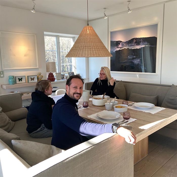 13 incredible royal dining rooms used by the Queen, Prince Charles and ...