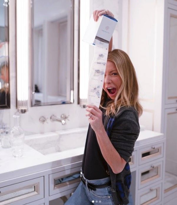 Kelly Ripa shares glimpse inside incredible all-white bathroom of ...