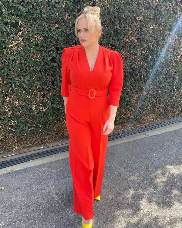 Rebel Wilson captivates fans in figure-flattering jumpsuit that ...