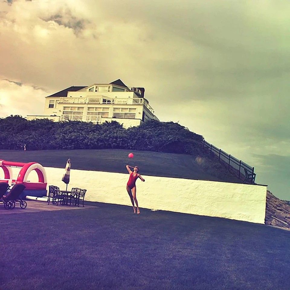 Human remains found near Taylor Swift's $17m Rhode Island home, police ...