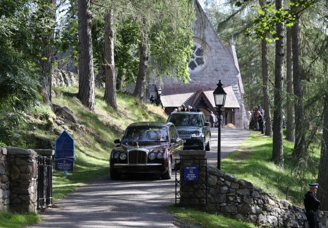 Queen heads to church - see which royals are still with her at Balmoral ...