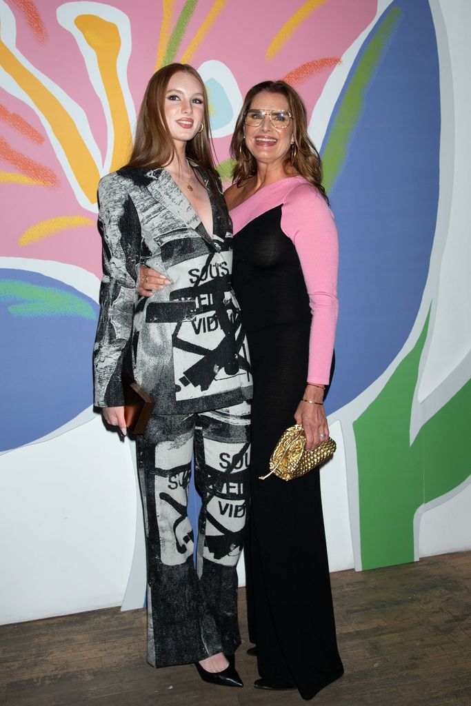 Brooke Shields' 6ft daughter Grier, 17, towers over her mom on stylish ...