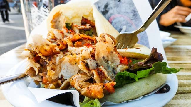 Do Kate Middleton, Prince William, King Charles & Co eat takeaways ...