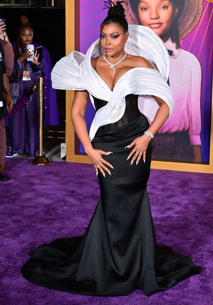 Pregnant Ciara flaunts gold-painted baby bump and looks like a goddess ...