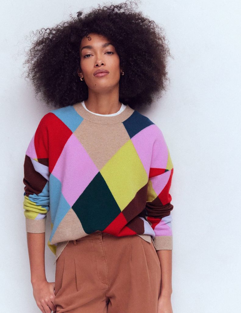 Katie Holmes gives a masterclass in dopamine dressing with her punchy ...