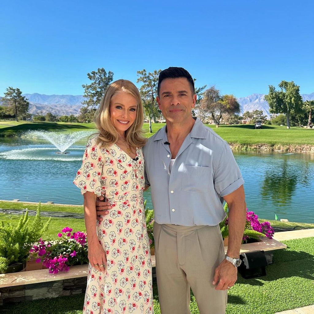 Kelly Ripa Reveals Swimsuit Disaster While Vacationing With Mark