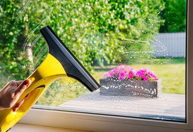 How to clean windows: 7 tips and tricks | HELLO!