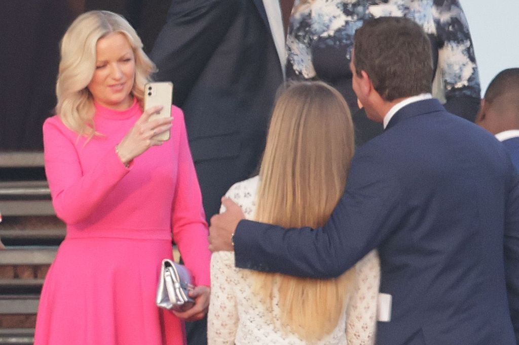 Peter Phillips' tween daughters Savannah and Isla look all grown up ...