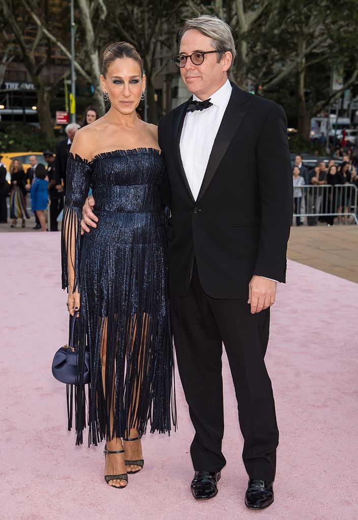 Sarah Jessica Parker dazzles in disco ball dress and $600k ring ...