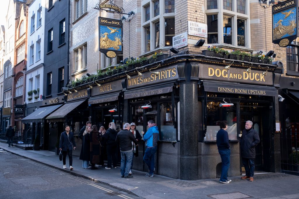 Kate Middleton and Prince William visit Soho pub ahead of coronation ...