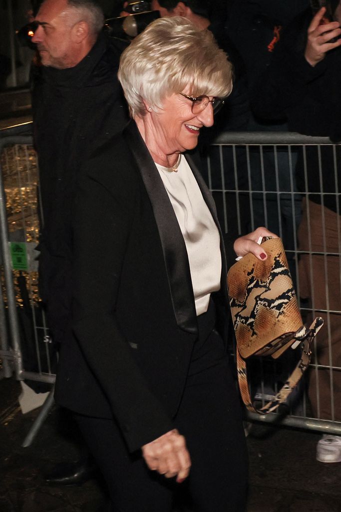 Harper Beckham channels Posh Spice in all-black outfit to support mum ...