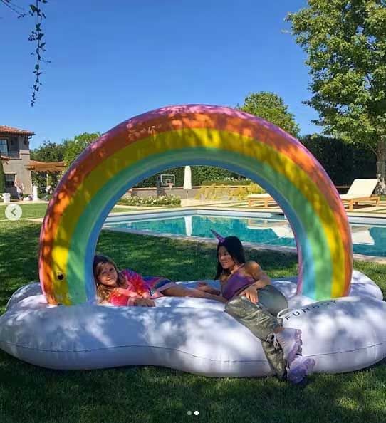 17 enviable celebrity swimming pools: The Beckhams, Stacey Solomon ...