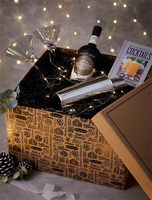 5 best cocktail hampers for Christmas 2022: From M&S to Harvey Nichols ...