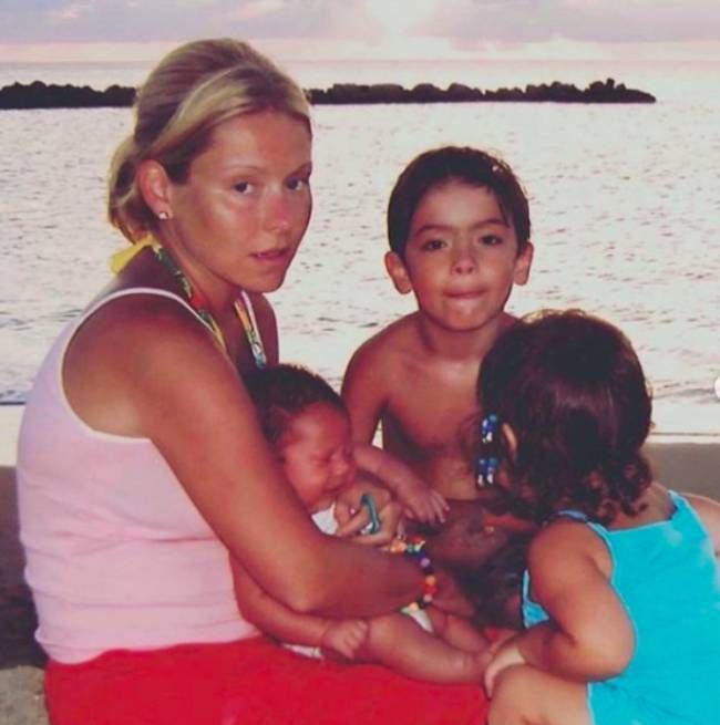 Kelly Ripa makes surprising confession about beach photo with her ...