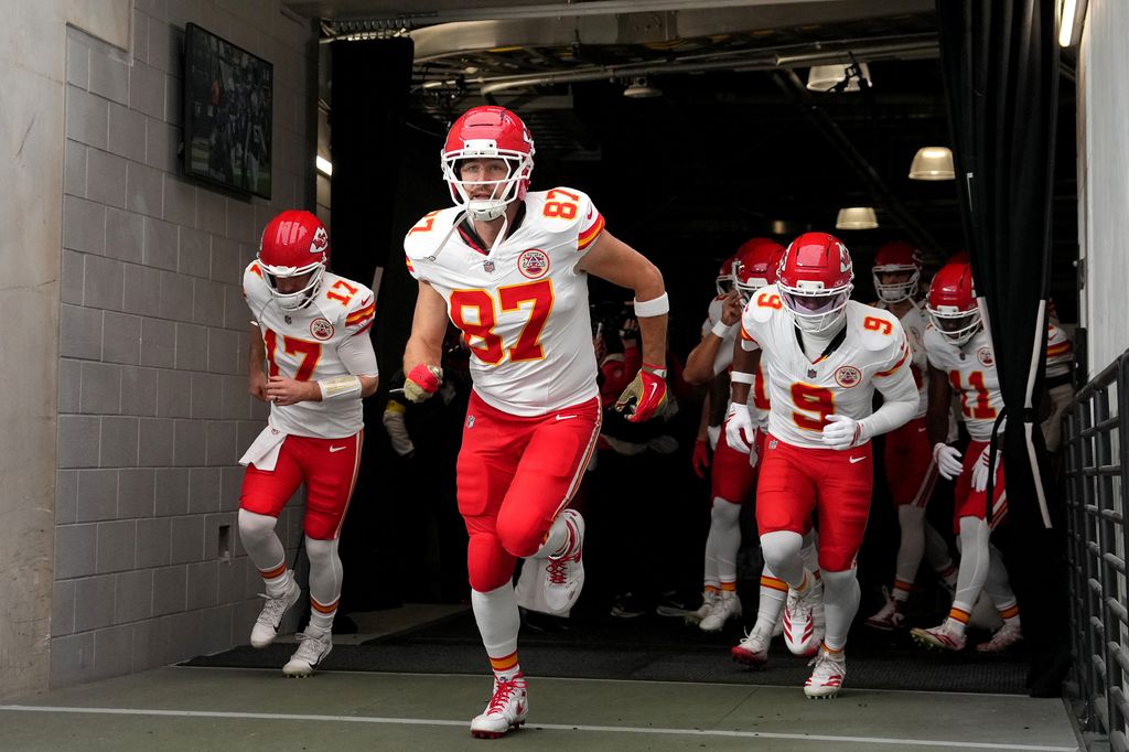 Travis Kelce makes firm statement on NFL retirement citing family's ...