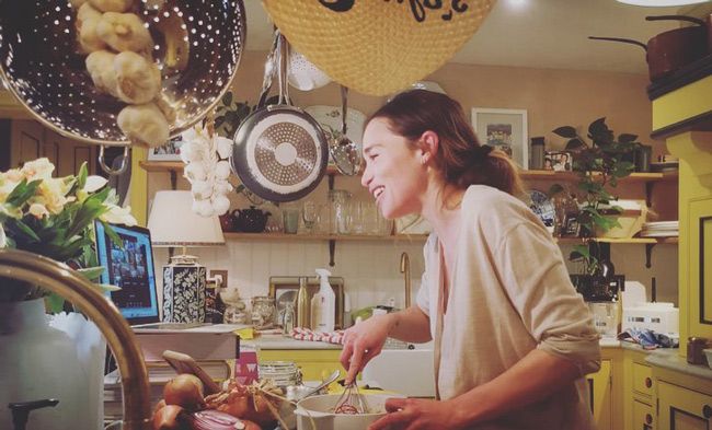 Emilia Clarke's colourful London home is nothing like her former $4 ...