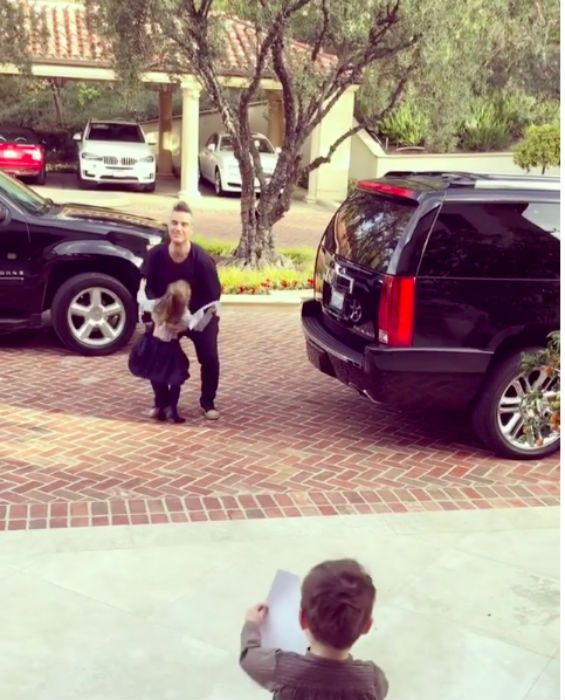 Robbie Williams shares cute video after being reunited with kids Teddy ...