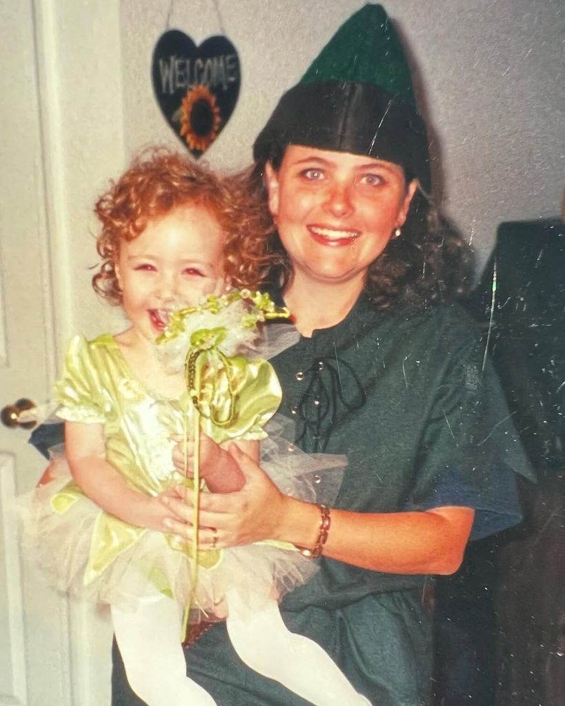 Meet Chappell Roan's mirror-image mom, devoted dad and three unique ...