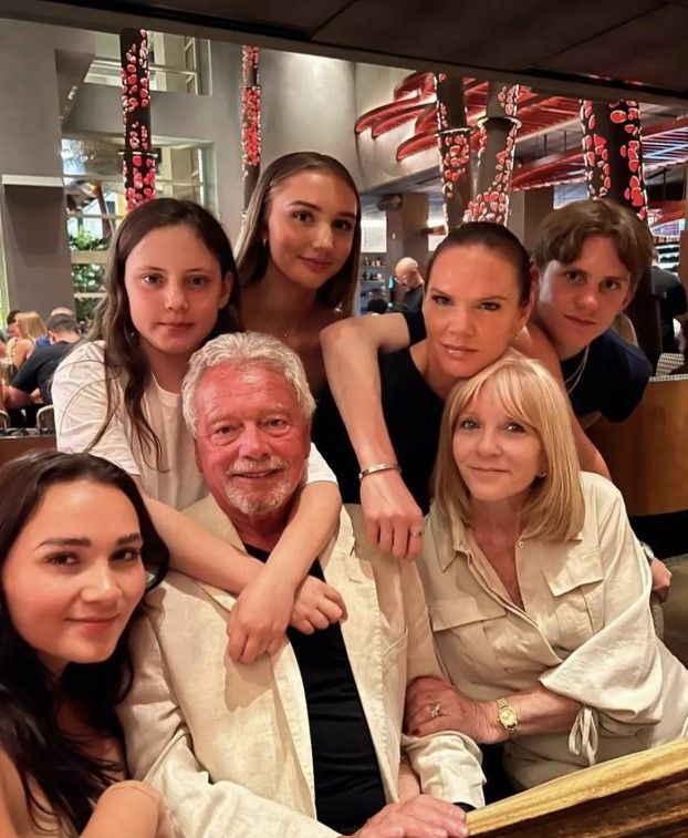 Harper Beckham is IDENTICAL to cousins in rare unseen photo – they ...