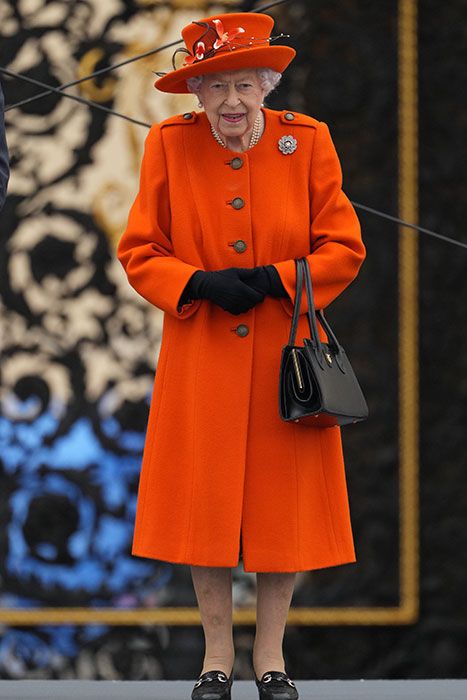 The Queen returns to Buckingham Palace for rare joint outing with ...