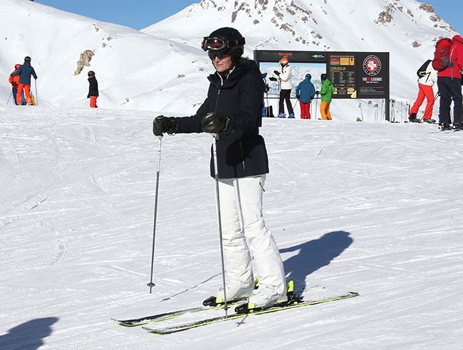 The Countess of Wessex is the ultimate snow bunny in chic skiing outfit ...